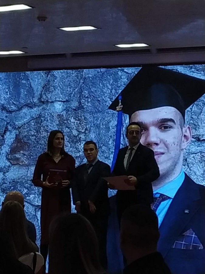 Riječkom studentu Albertu Sirotichu i Jasni Lulić Drenjak s Fakulteta ...