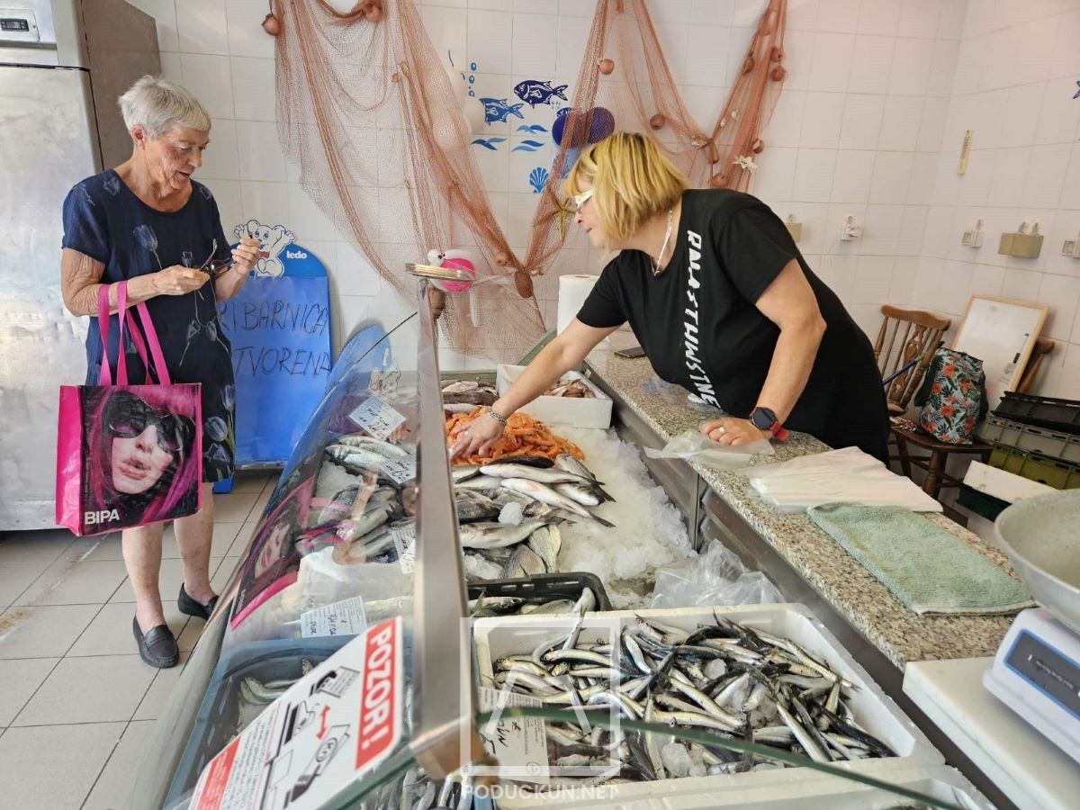 [U OKU KAMERE] Širenje ponude friške ribe - Otvorena ribarnica Ugor Nova