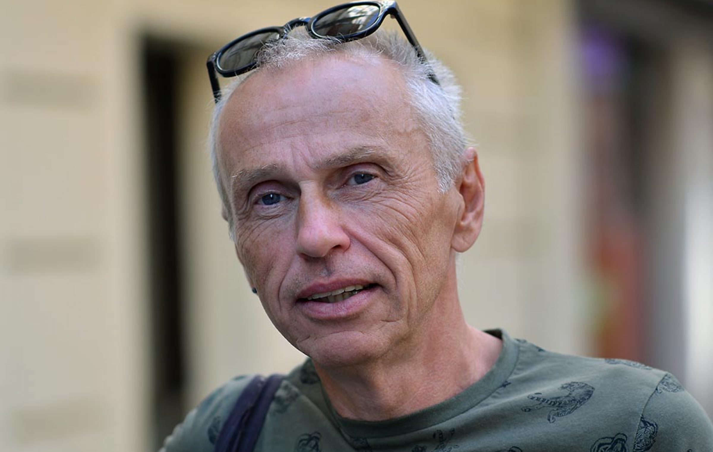 Vlado Simcich Vava: „Podudarnosti“ je distopijski roman koji sadrži ...
